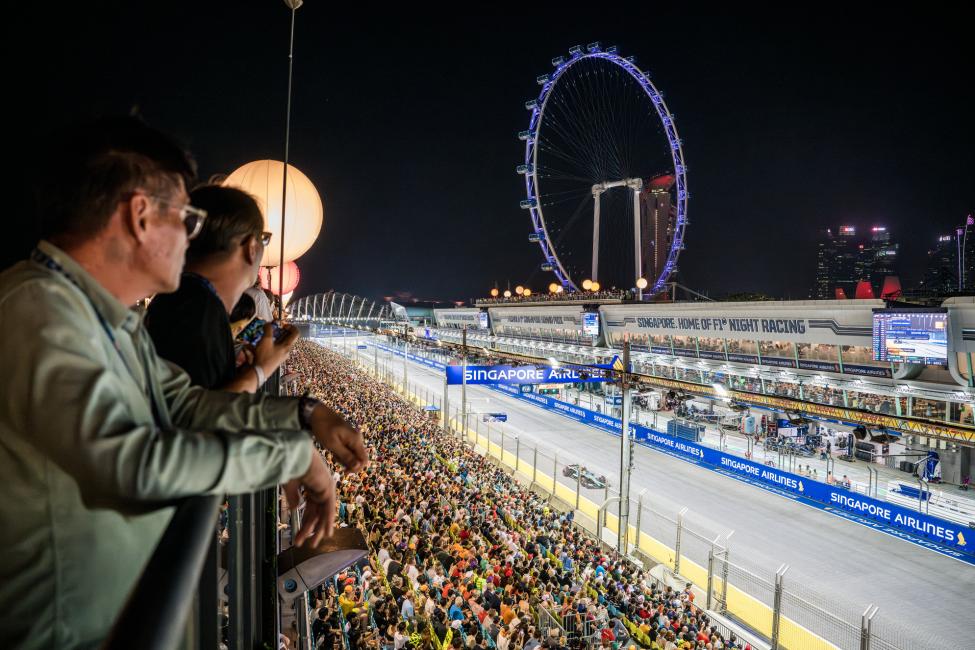 แฟนๆ รถแข่งฟอร์มูล่าวัน เตรียมจองบัตรไปชมความมันส์กับการแข่งขัน F1 Singapore Grand Prix 2025 ...