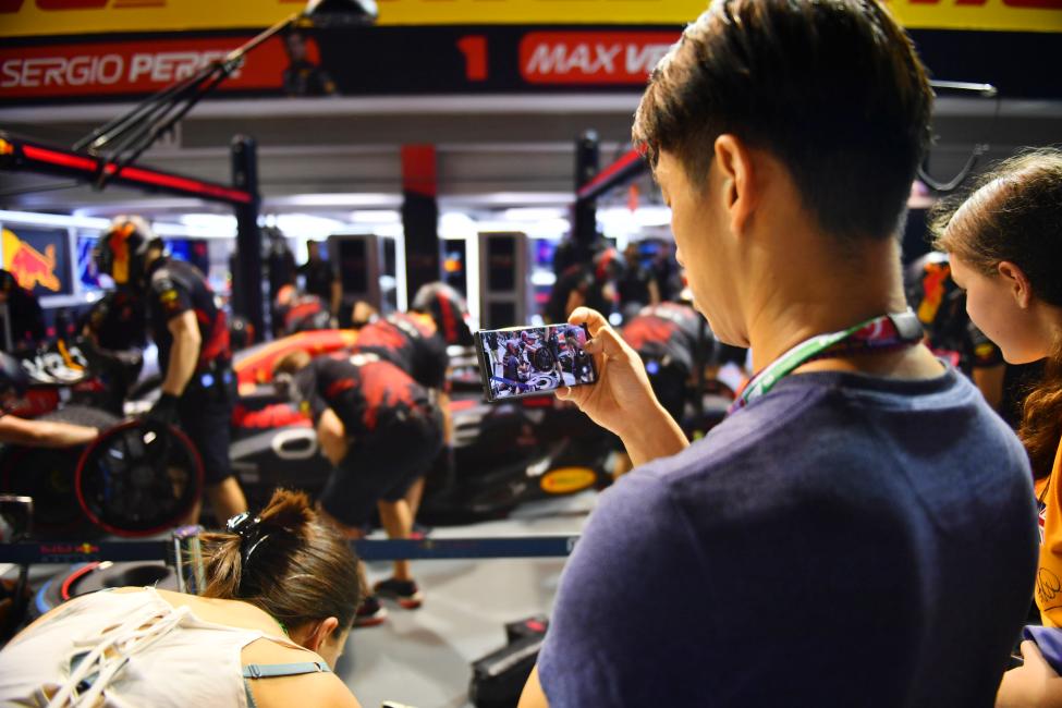 แฟนๆ รถแข่งฟอร์มูล่าวัน เตรียมจองบัตรไปชมความมันส์กับการแข่งขัน F1 Singapore Grand Prix 2025 ...