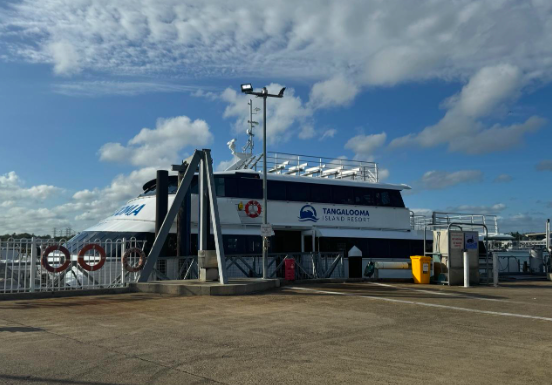 昆士蘭摩頓島一日遊終極攻略：交通/行程/浮潛/餵海豚全指南 (2025更新)｜YouTuber Hoiching 愷晴帶路